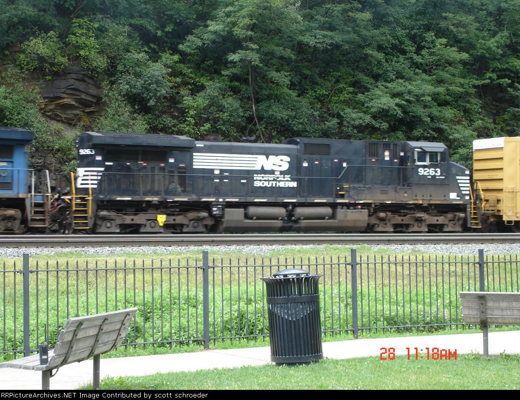 NS 9263 runs long hood forward WB on NS 11V